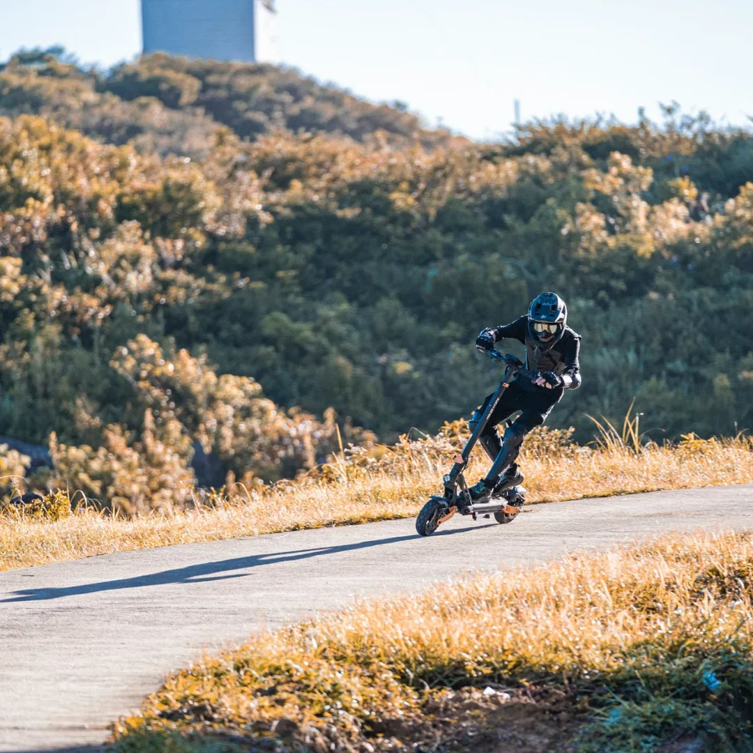 Powerful & Long-Range Electric Scooters – eVolt.eu